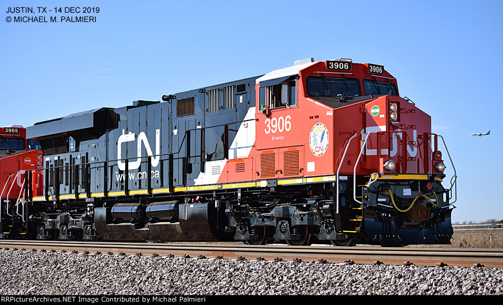 CN ES44AC 3906